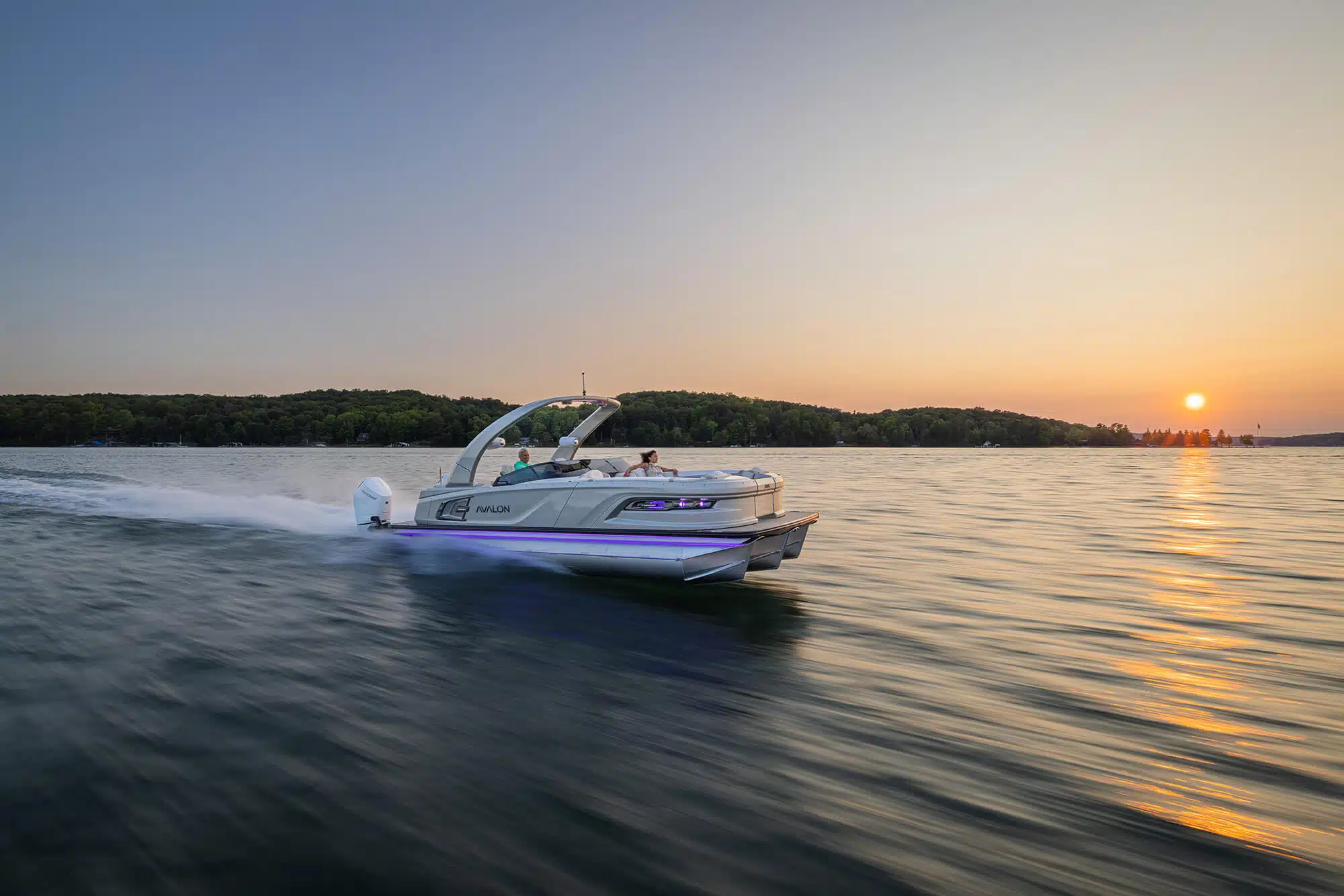 Excalibur Pontoon Boats: Design & Sophistication - Avalon Pontoons ...