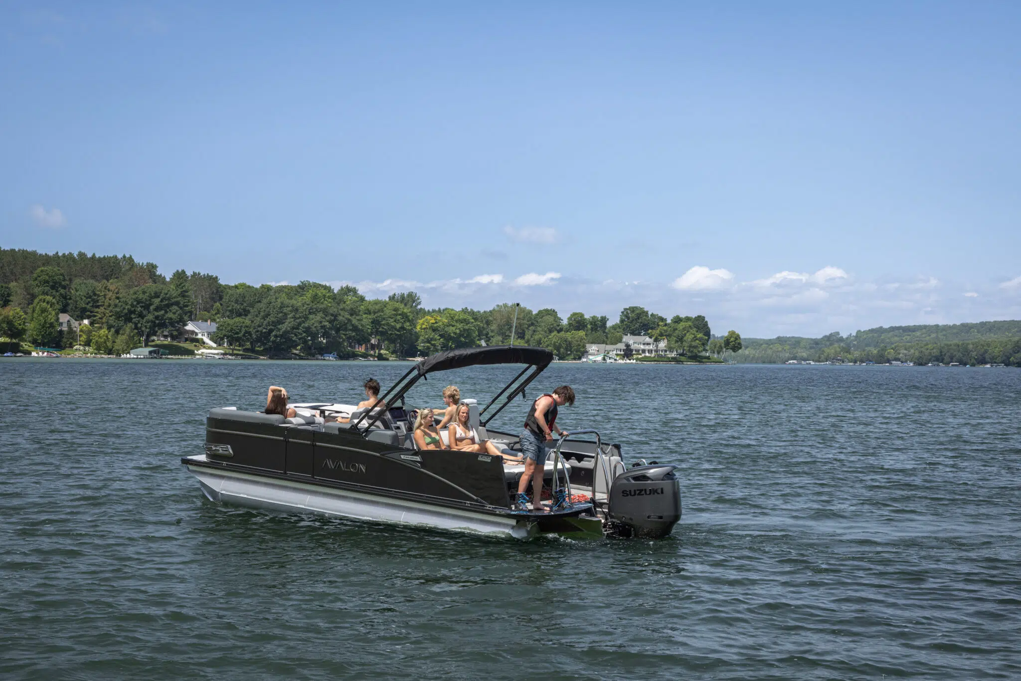 Pontoon Lounge Boats: Relaxation on the Water - Avalon Pontoon Boats