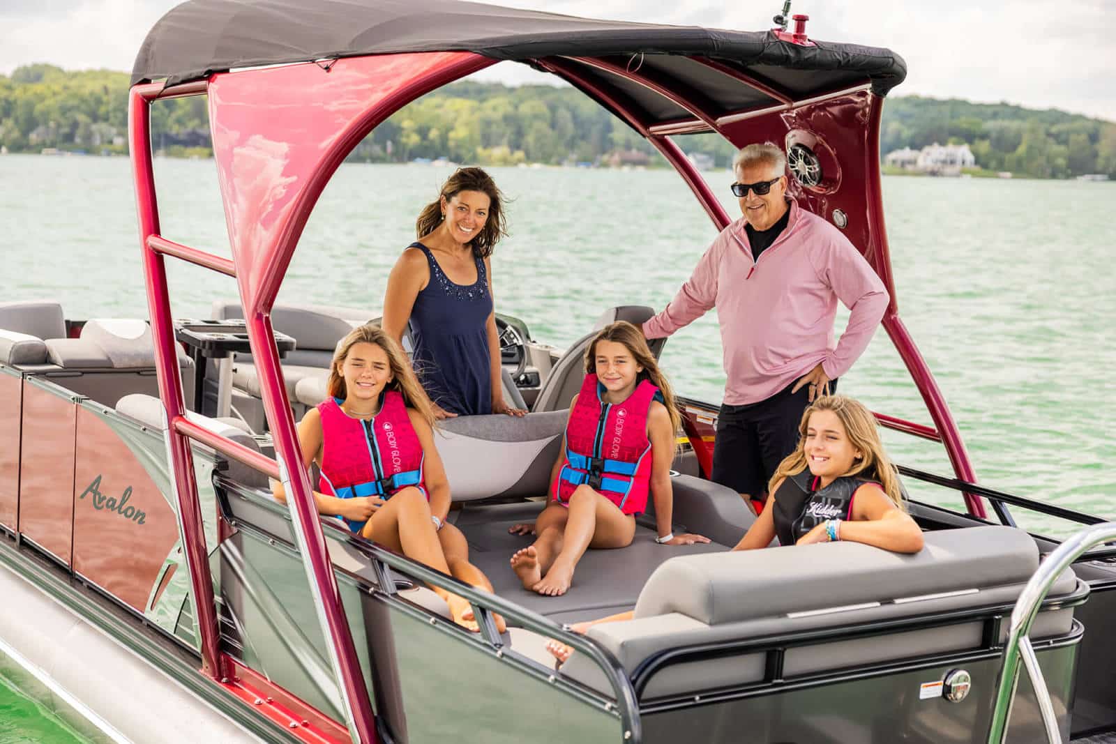 Find a Dealer for Pontoon Boats Near You - Avalon Pontoon Boats