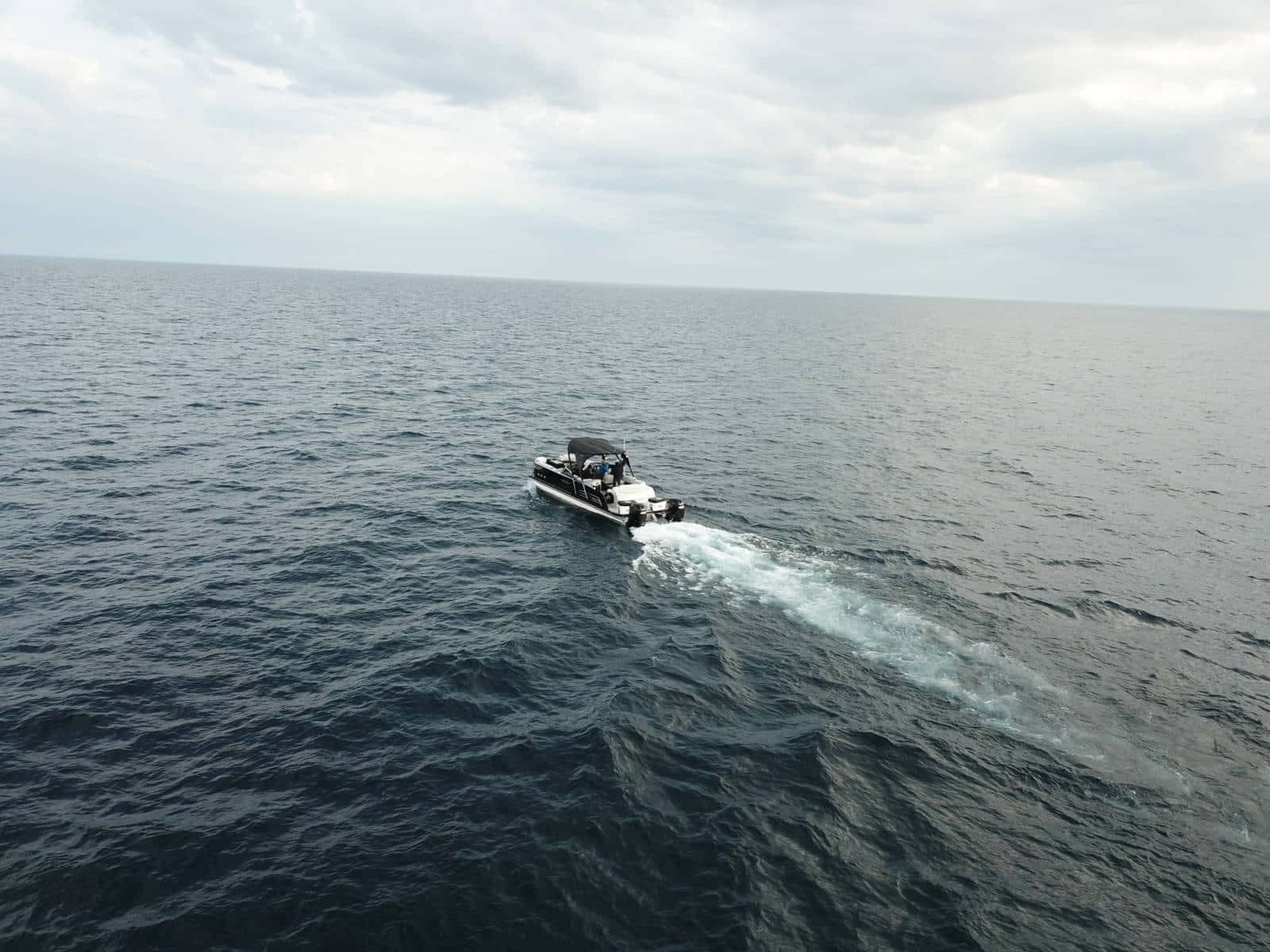 EDMOND FITZGERALD ADVENTURE - Avalon Pontoon Boats