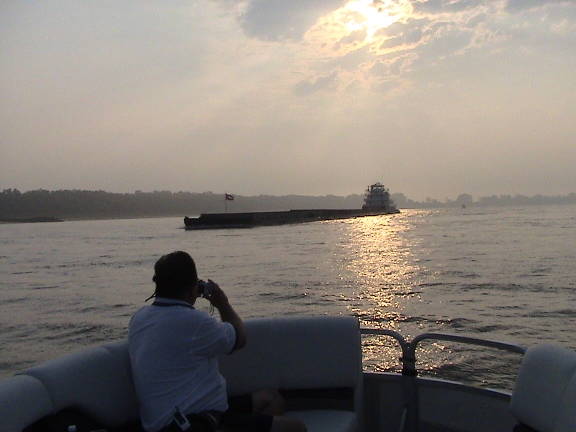 MISSISSIPPI RIVER EXCURSION - Avalon Pontoon Boats
