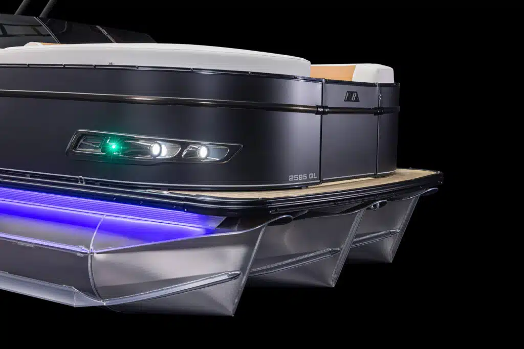 Catalina Pontoon Boats: Style and Sophistication - Avalon Pontoon Boats