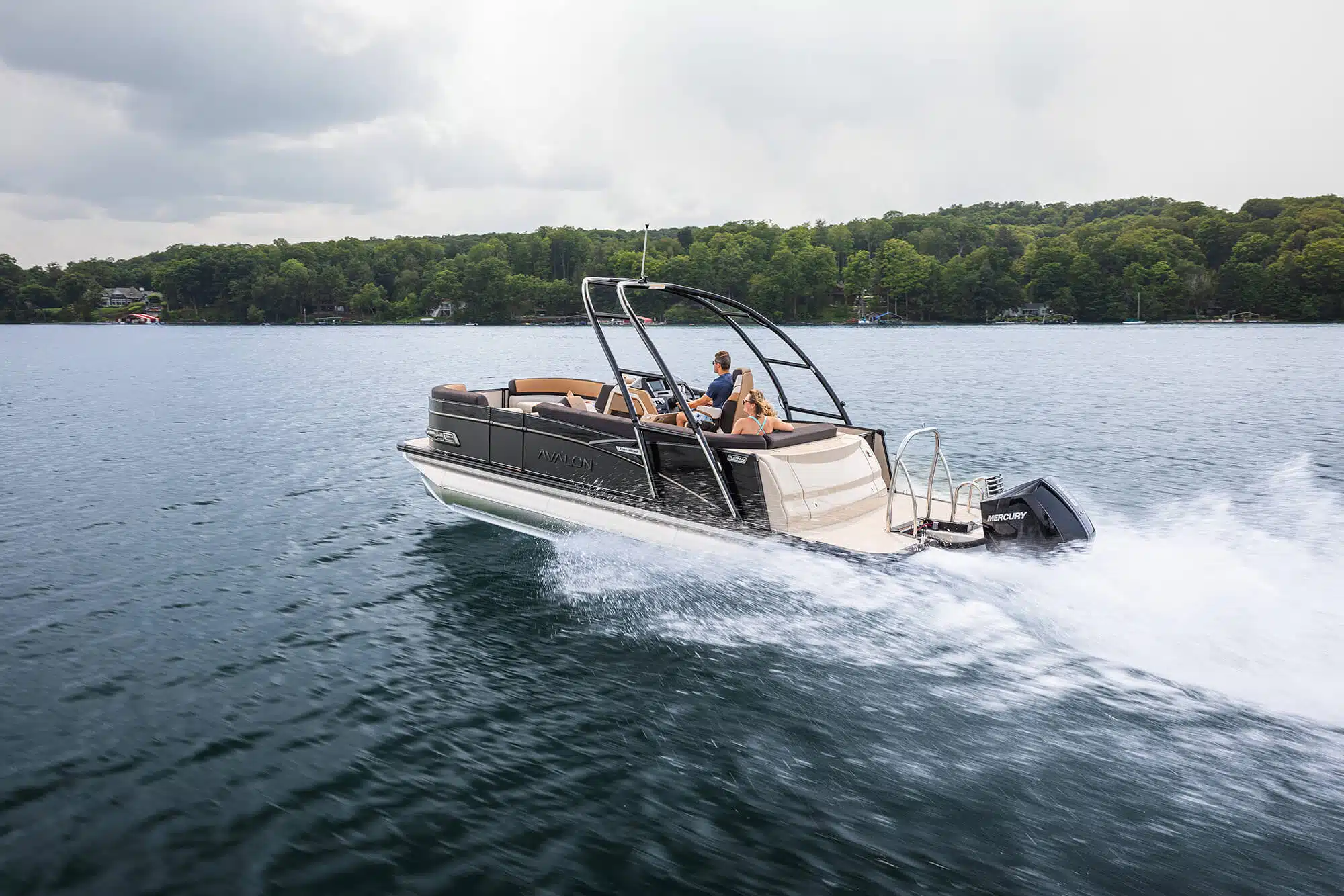 Pontoon Lounge Boats: Relaxation on the Water - Avalon Pontoon Boats