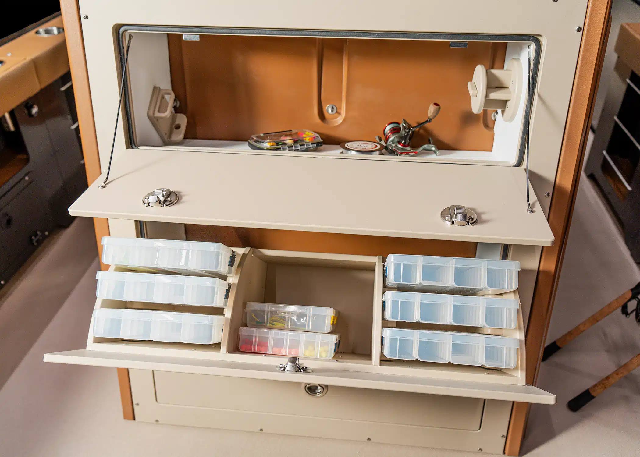 GEOfish - Avalon Pontoon Boats