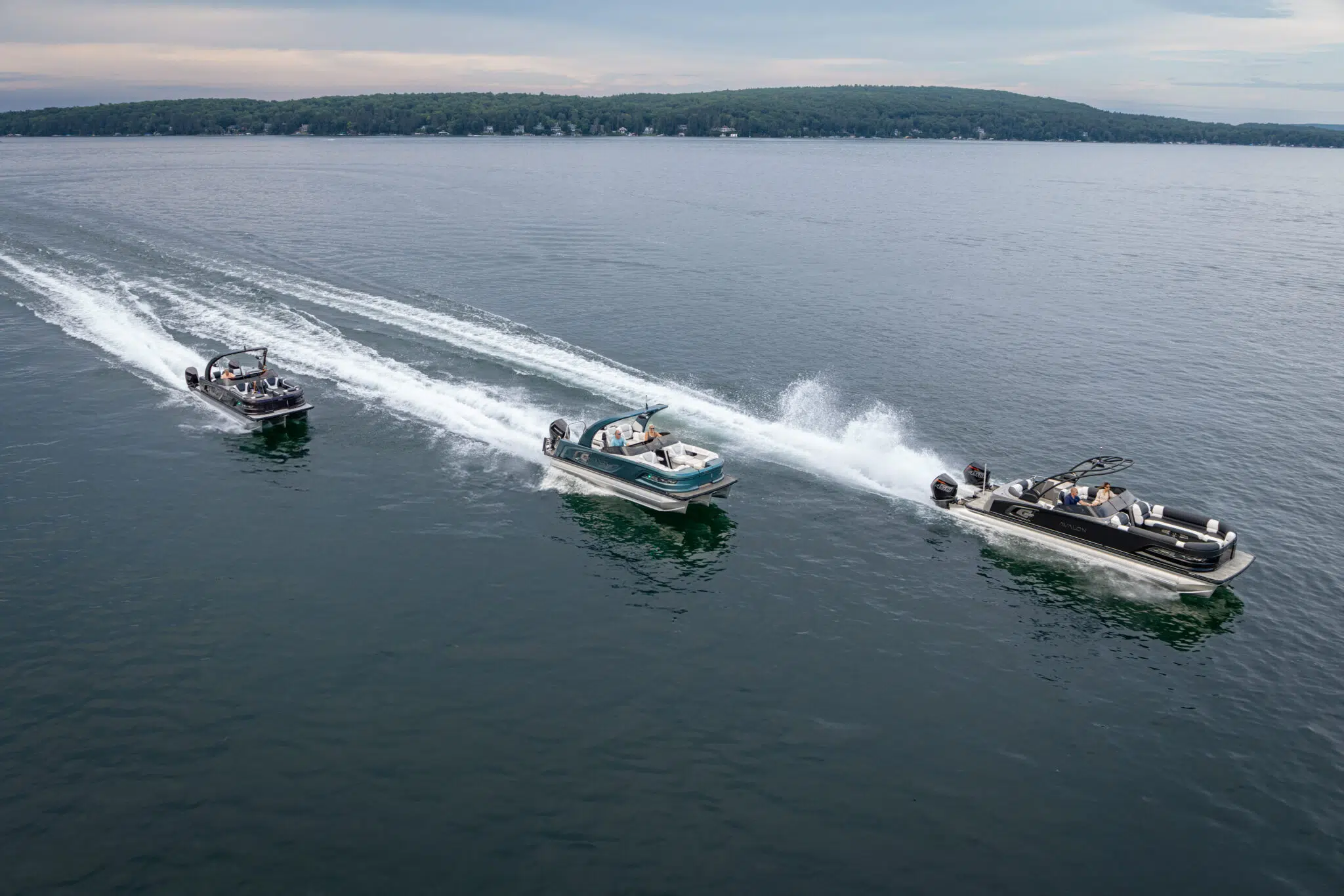 Excalibur Pontoon Boats: Design & Sophistication - Avalon Pontoons ...