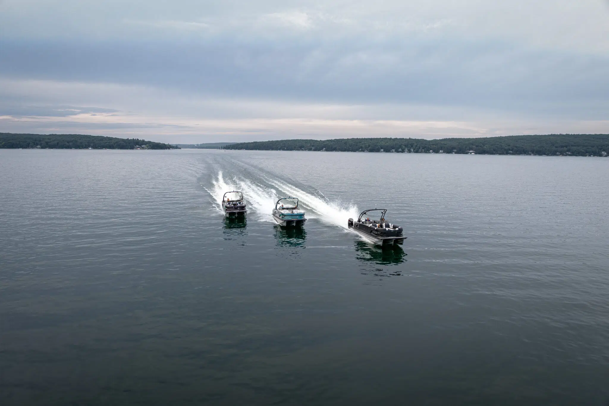 Excalibur Pontoon Boats: Design & Sophistication - Avalon Pontoons ...