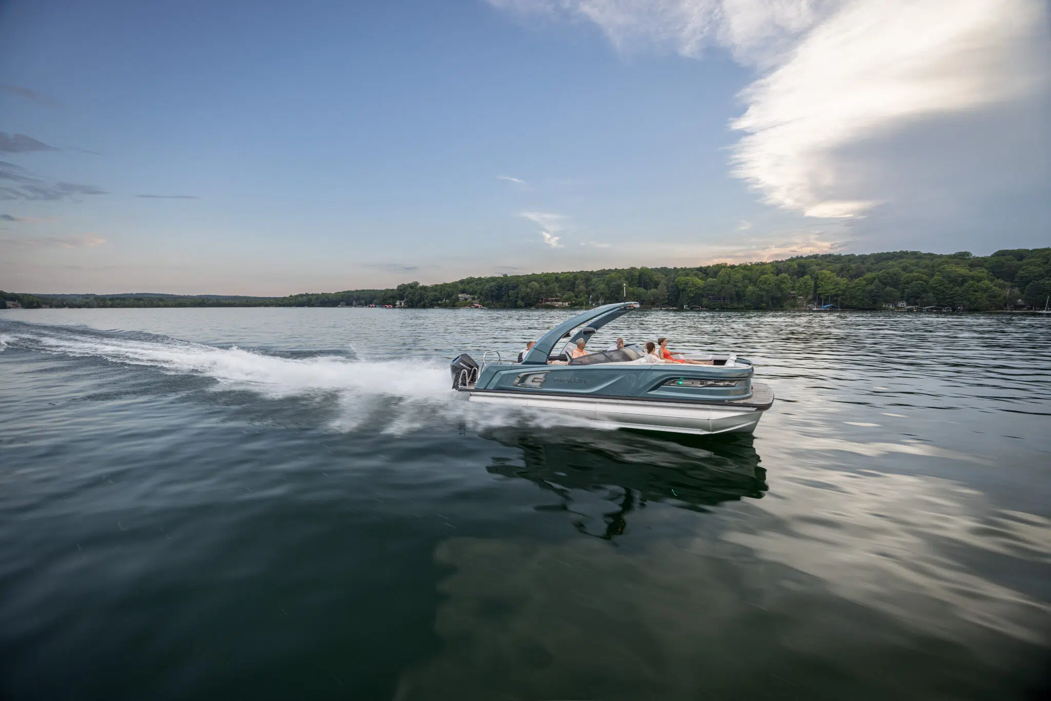 Excalibur Pontoon Boats: Design & Sophistication - Avalon Pontoons ...