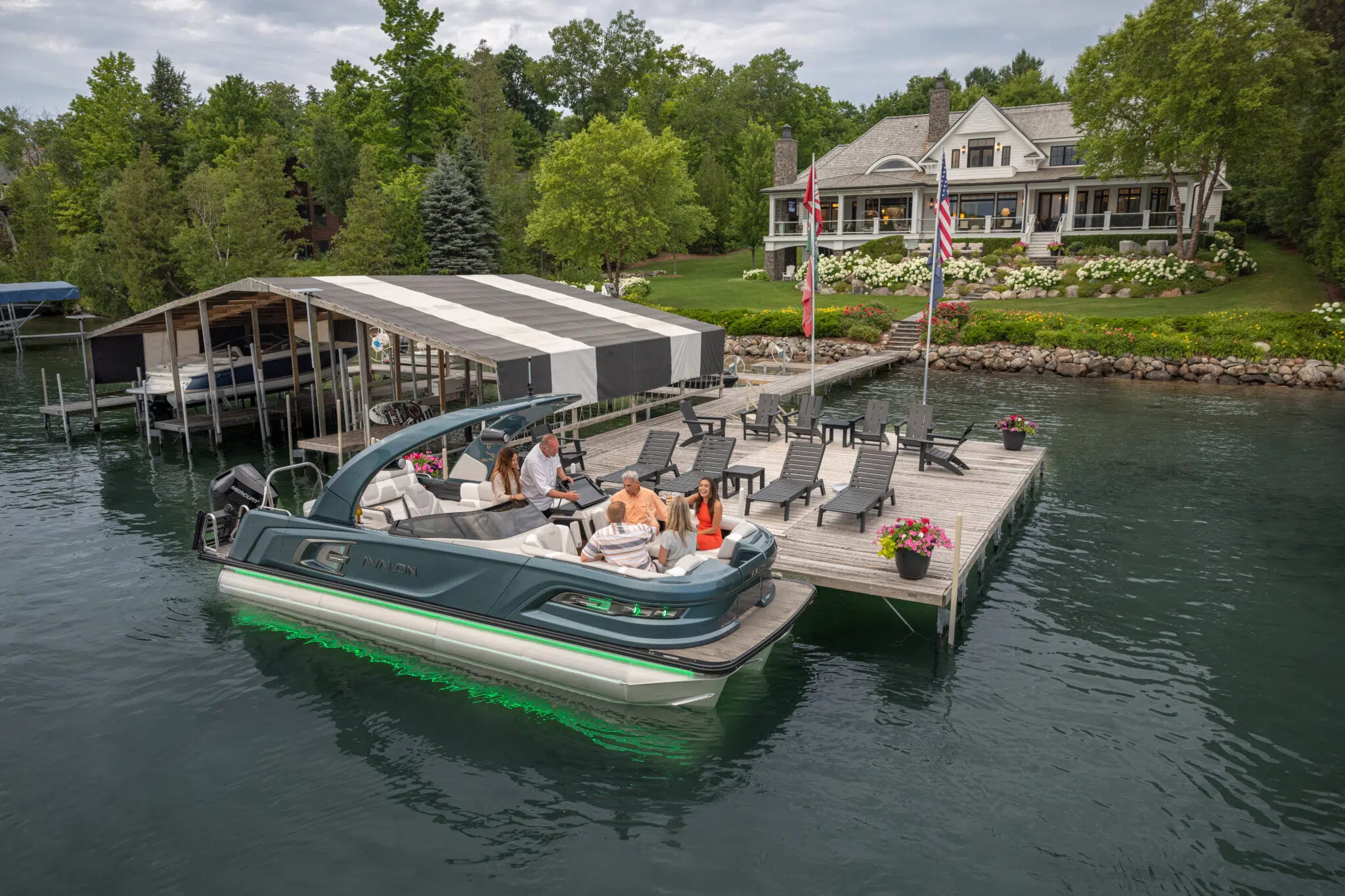Excalibur Pontoon Boats: Design & Sophistication - Avalon Pontoons ...