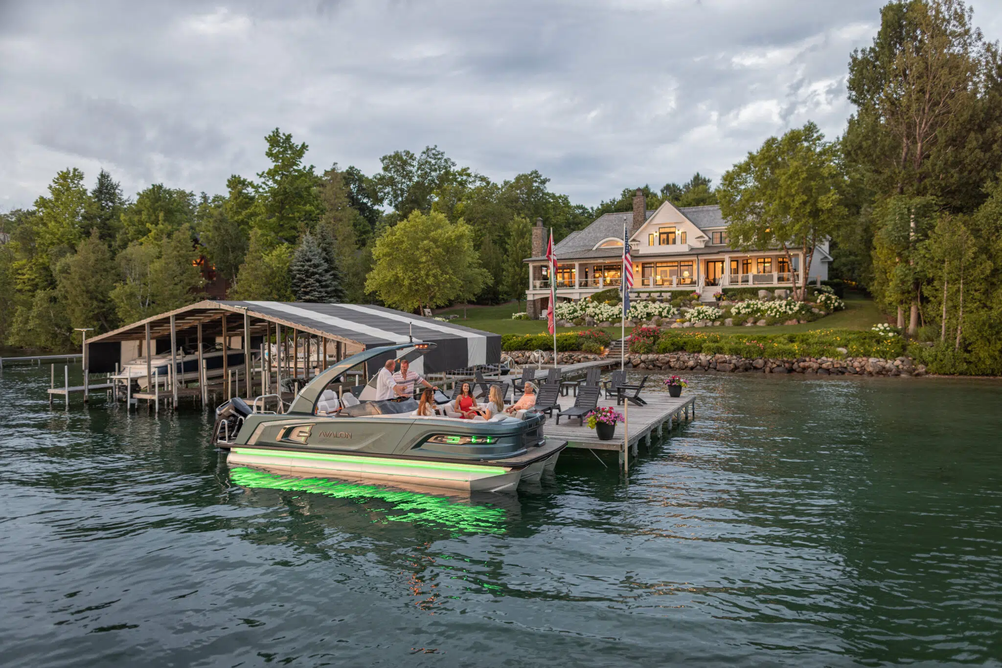 Excalibur Pontoon Boats: Design & Sophistication - Avalon Pontoons ...