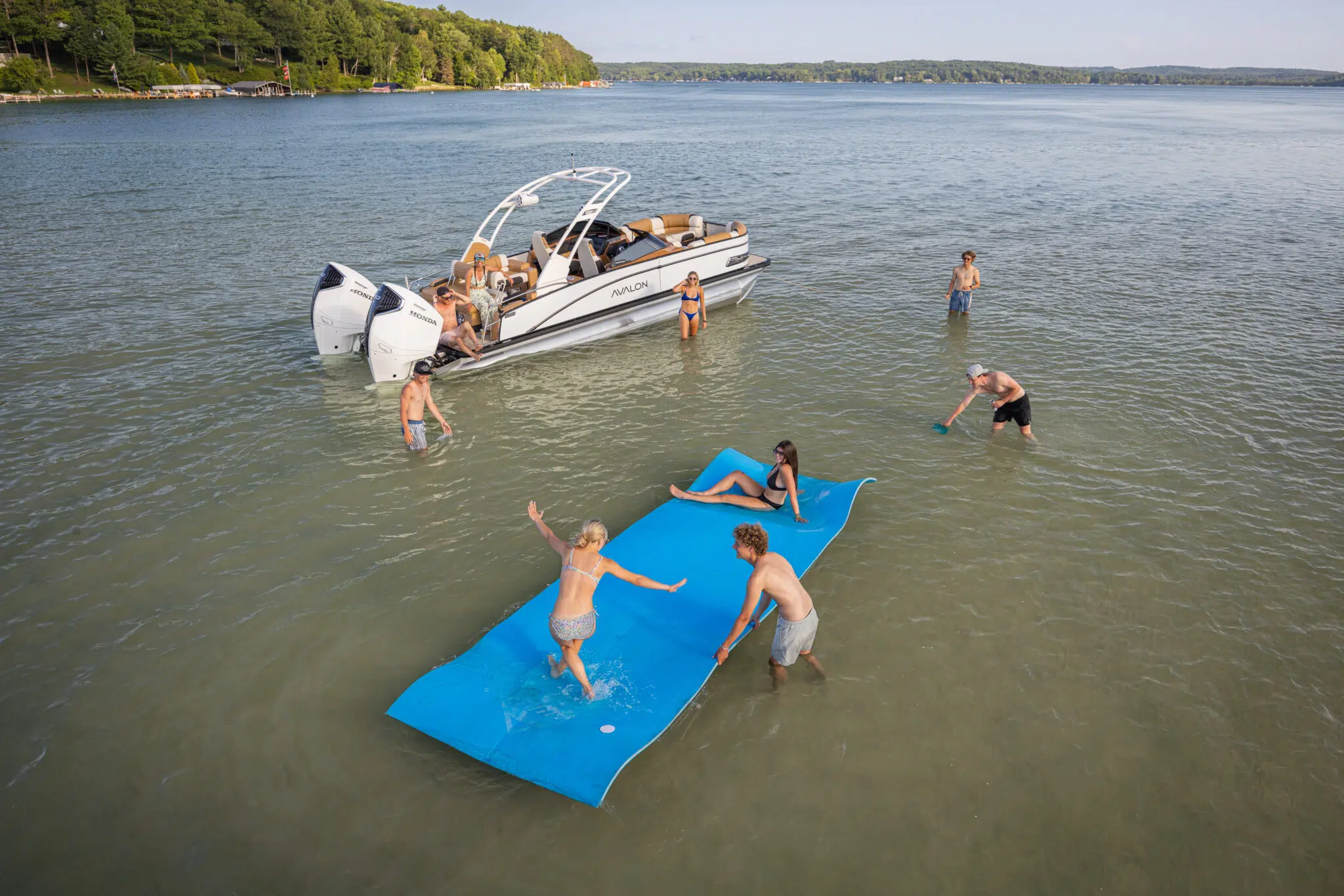 Pontoon Lounge Boats: Relaxation on the Water - Avalon Pontoon Boats