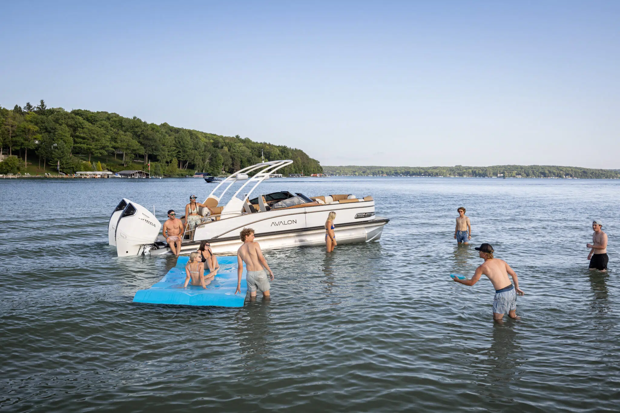 Pontoon Lounge Boats: Relaxation on the Water - Avalon Pontoon Boats