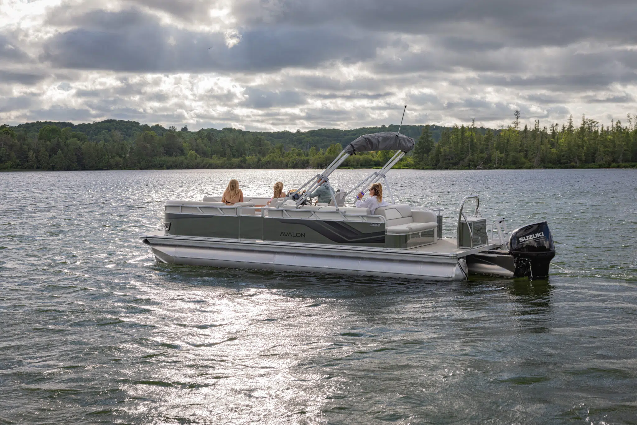 Venture 85 Pontoon Boats: Clean and Traditional Design - Avalon Pontoon ...
