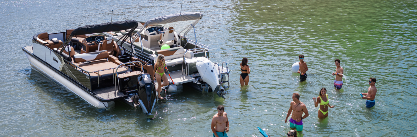 Pontoon Party Boat | Avalon Pontoons